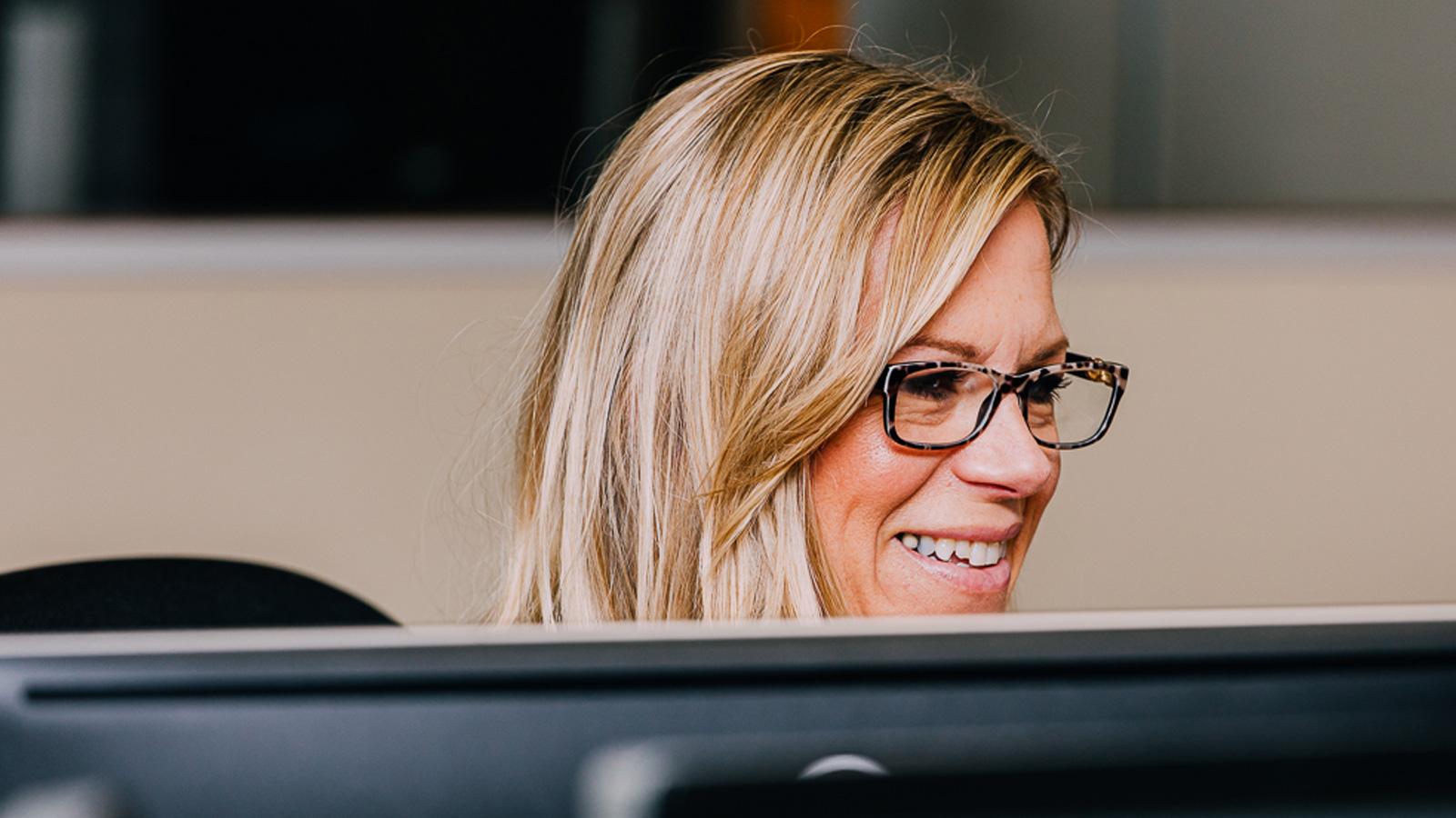 Industrial Gas Springs, Gas Struts & Dampers | Camloc